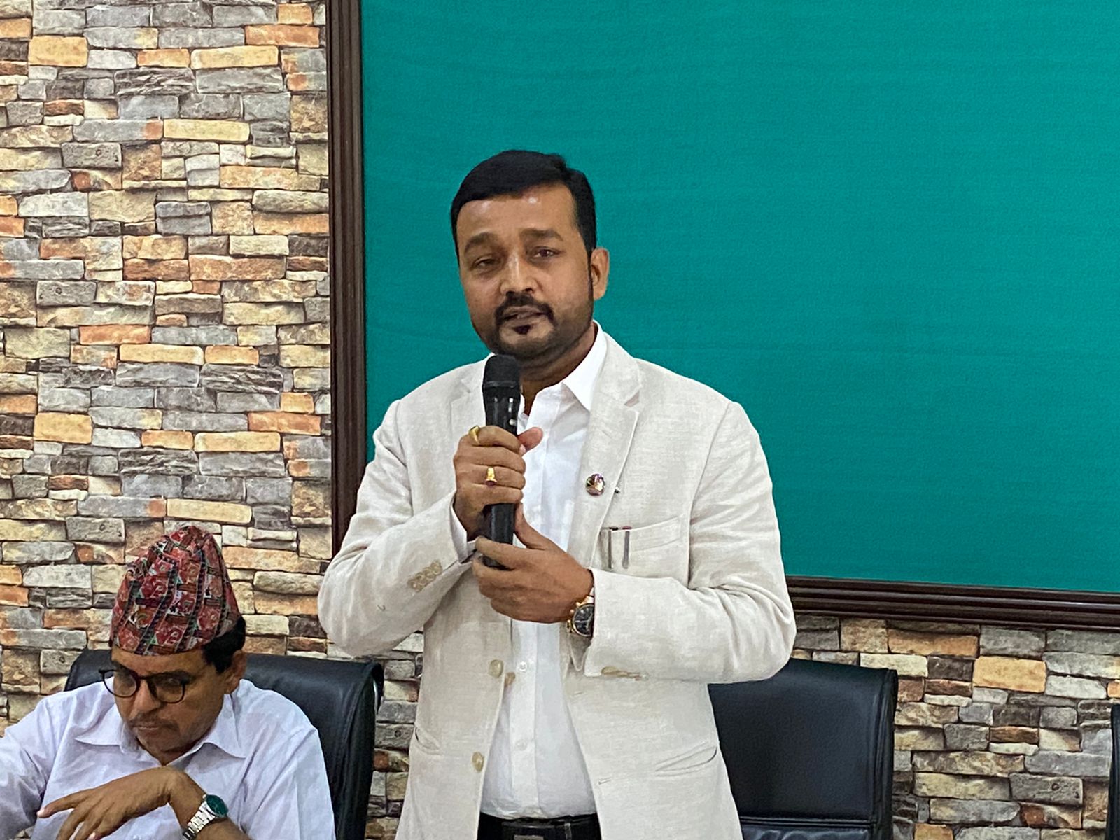 फास्टट्रयाकमा विकास निर्माणको काम अगाडि बढाउन मन्त्री यादवको निर्देशन ...